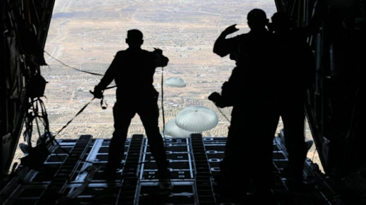 Jordan, UAE airdrop humanitarian aid to Gaza — JAF | Jordan Times