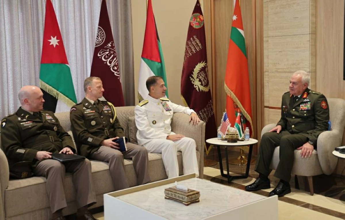 Army chief, US CENTCOM commander talk cooperation, region | Jordan Times
