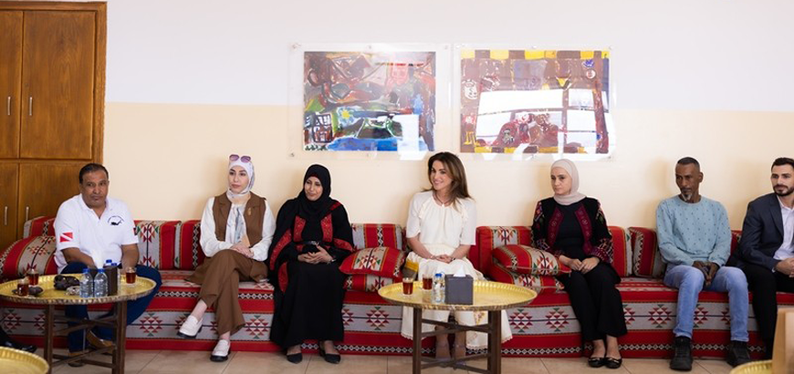 Queen Rania visits community empowerment centre, meets with local ...