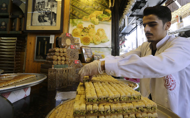 Syria’s famed sweets bringing smiles once again | Jordan Times