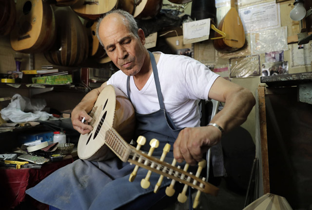 Syria's traditional oud-making on the decline | Jordan Times