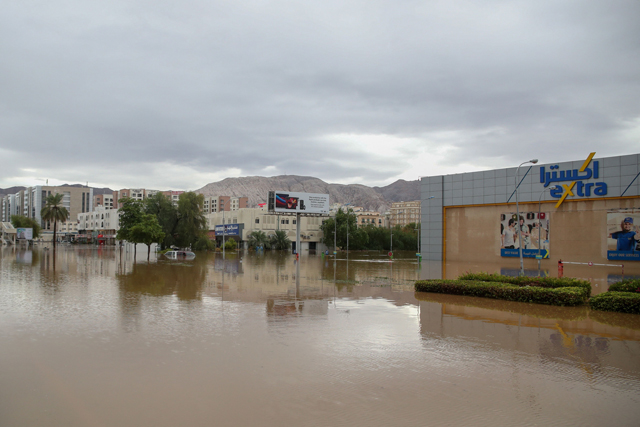 Three dead in landslide, flooding as cyclone lashes Oman | Jordan Times