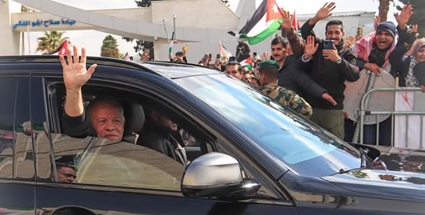 King returns home, greeted by crowds from across Kingdom | Jordan Times